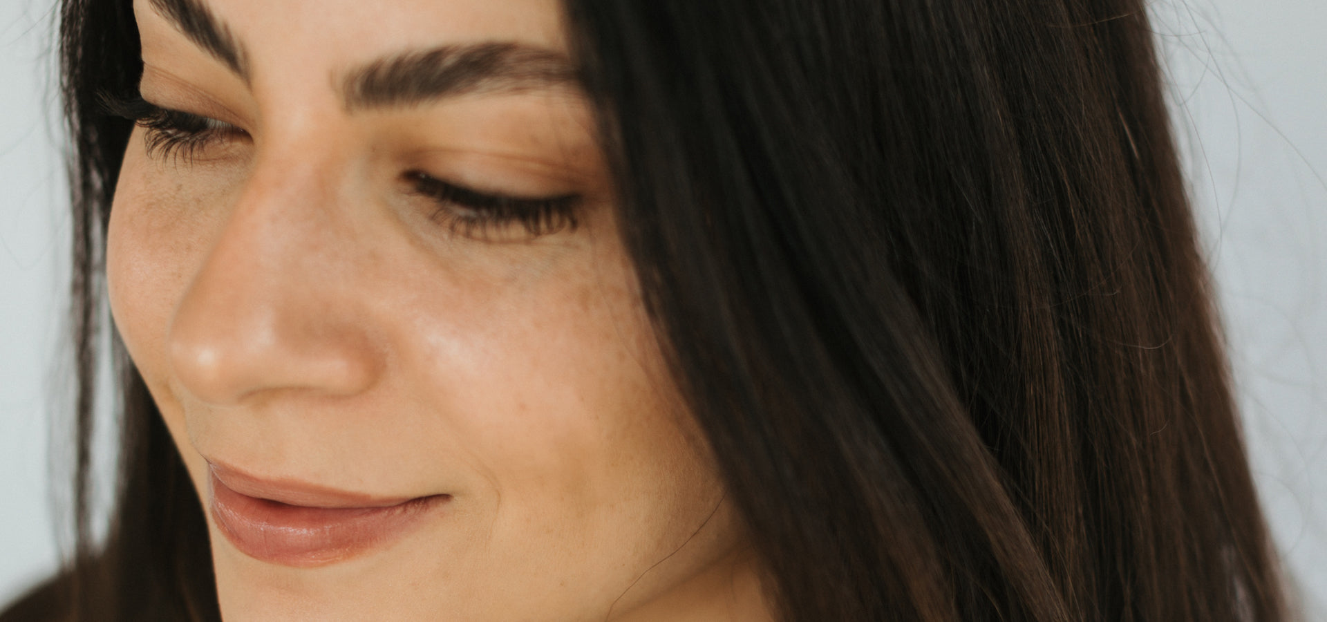 The Smish - 5 Minimalist Beauty Trends for Fall – Reflekt